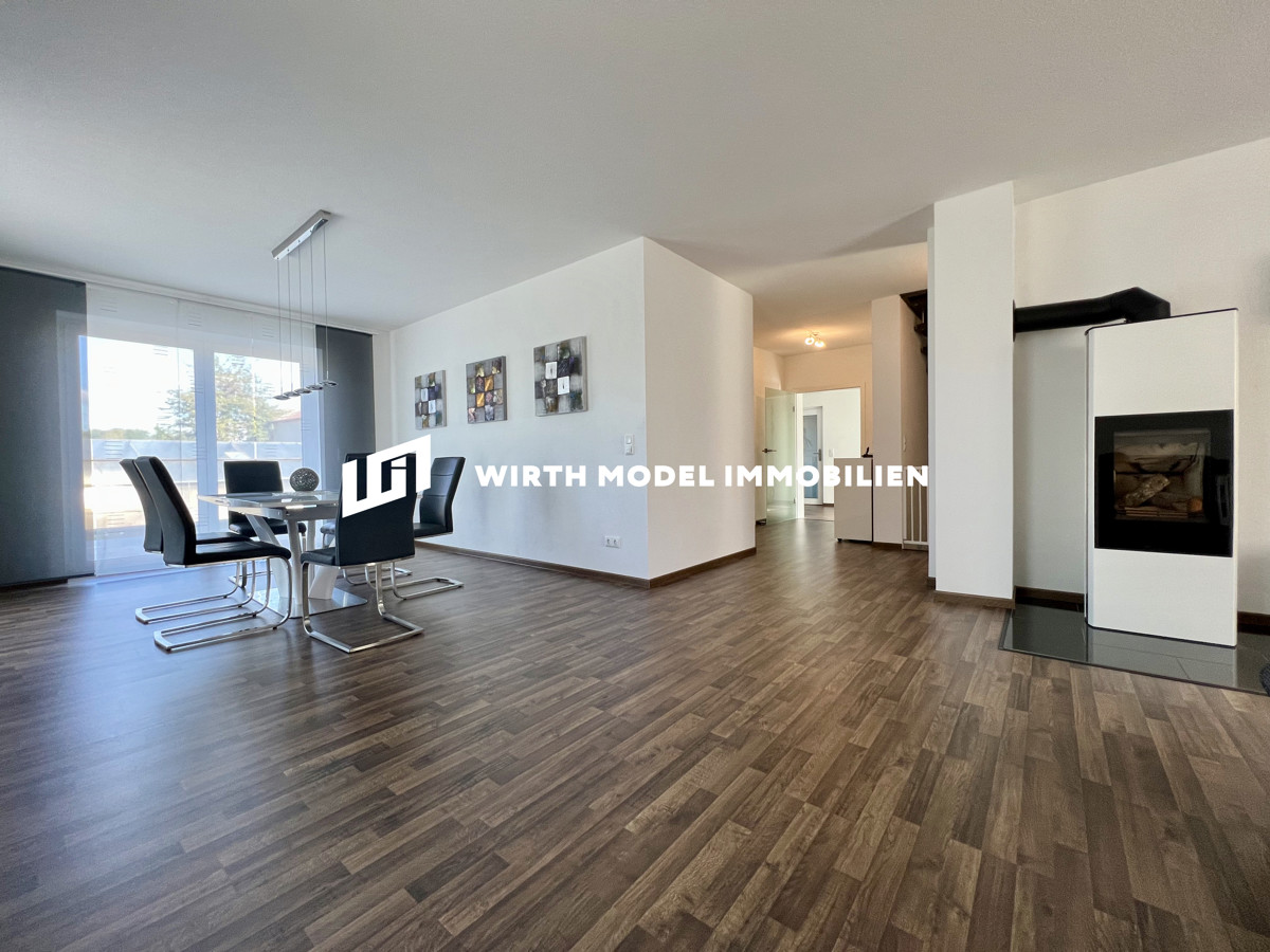 Großzügiges Einfamilienhaus mit Doppelgarage und Wärme-Pumpe | Baujahr ...