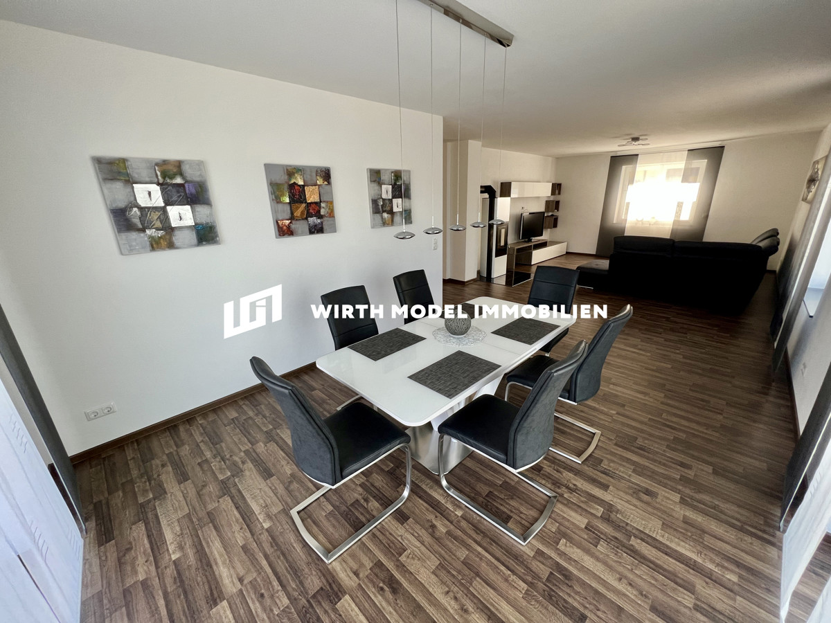 Großzügiges Einfamilienhaus mit Doppelgarage und Wärme-Pumpe | Baujahr ...