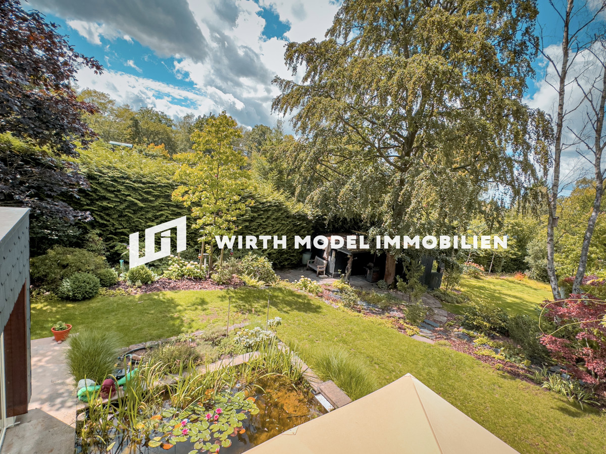 Außergewöhnliche Immobilie auf traumhaftem Grundstück in Seenähe ...