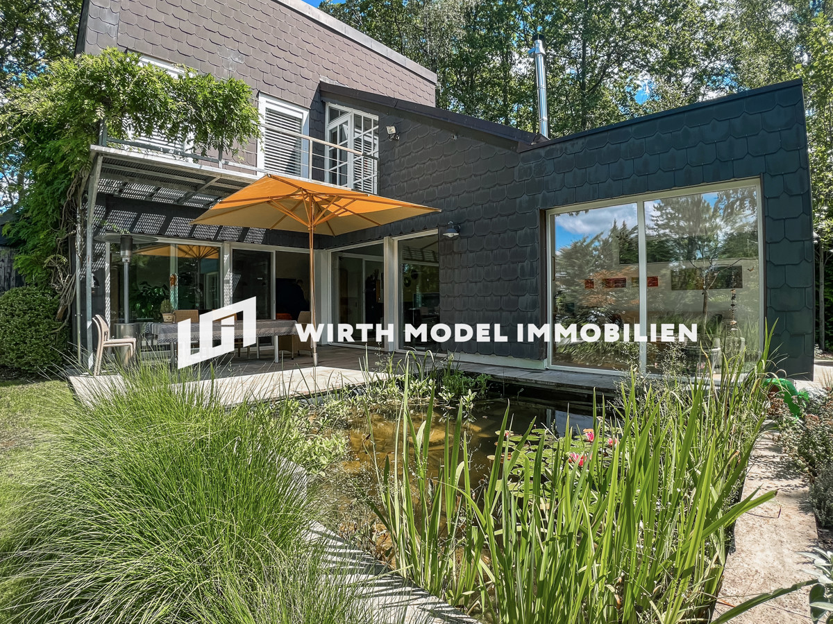 Außergewöhnliche Immobilie auf traumhaftem Grundstück in Seenähe ...