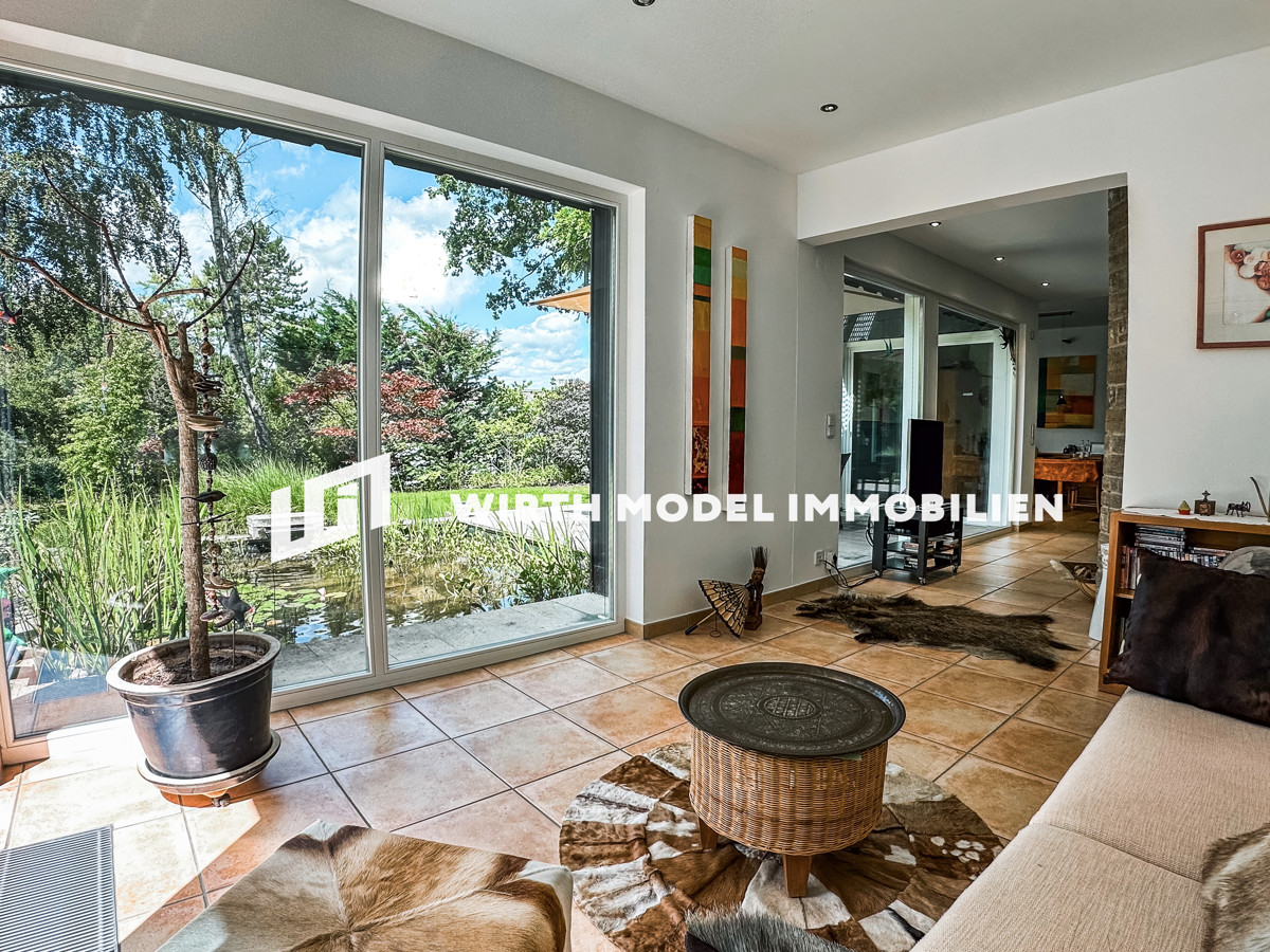 Außergewöhnliche Immobilie auf traumhaftem Grundstück in Seenähe ...