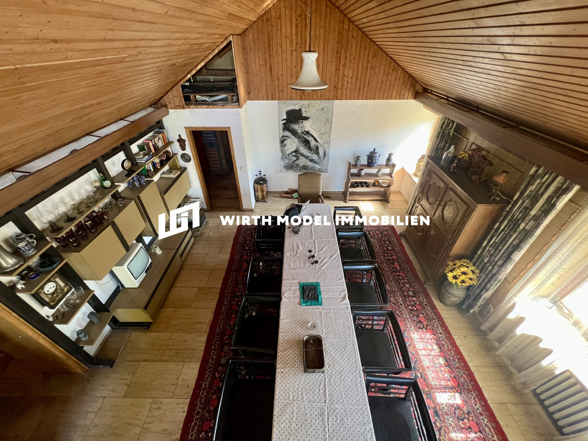 Historische Liegenschaft mit 10.685 m² Grundstück und Stellplätzen ...